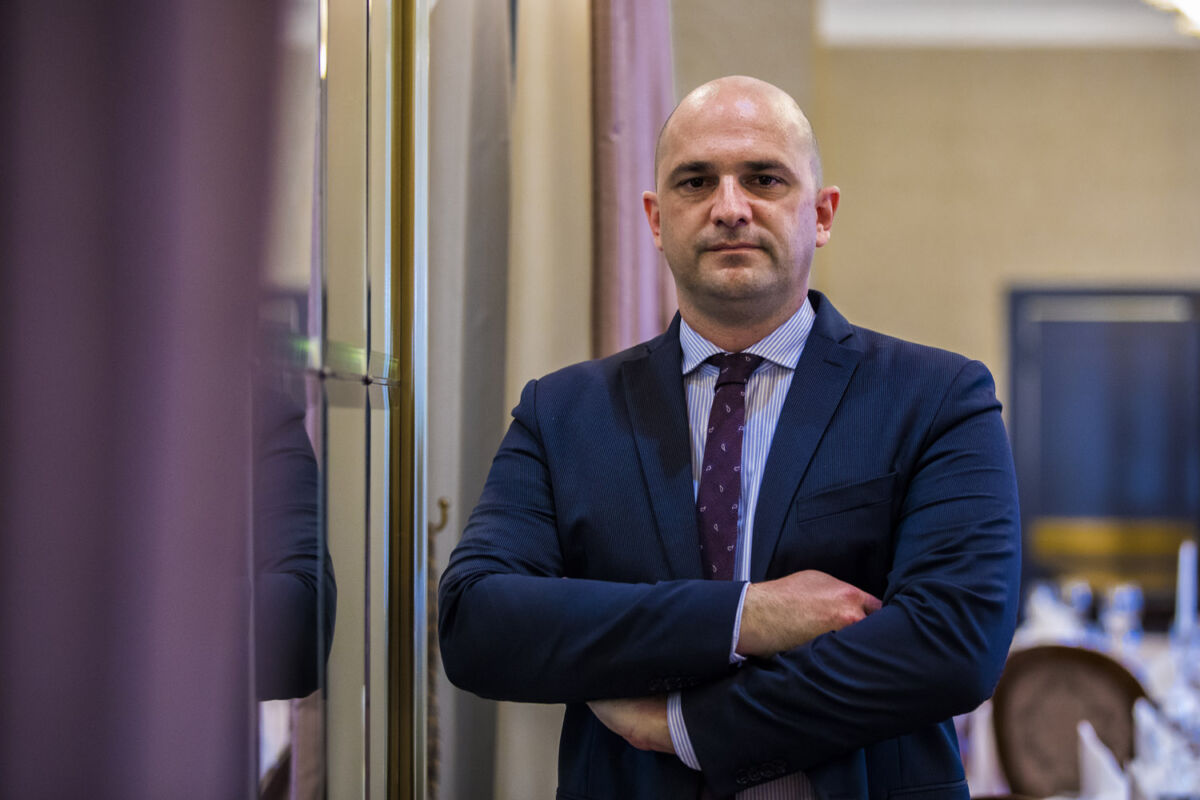 AFERE PLOVPUT (1) Kako je Toni Filipeti dobio posao direktora? | Megamedia